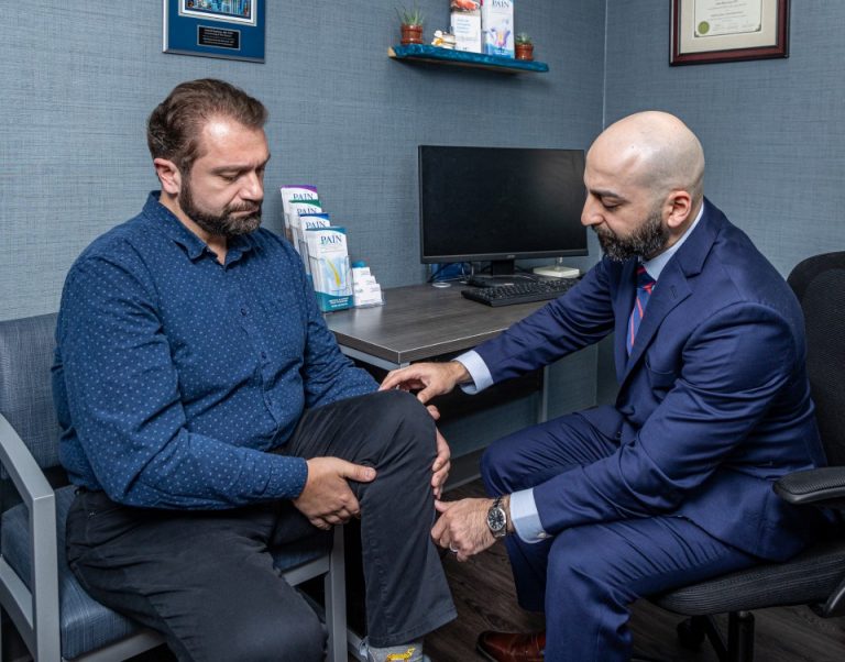 Knee Pain Treatment in Brooklyn | Best Knee Doctors Specialists